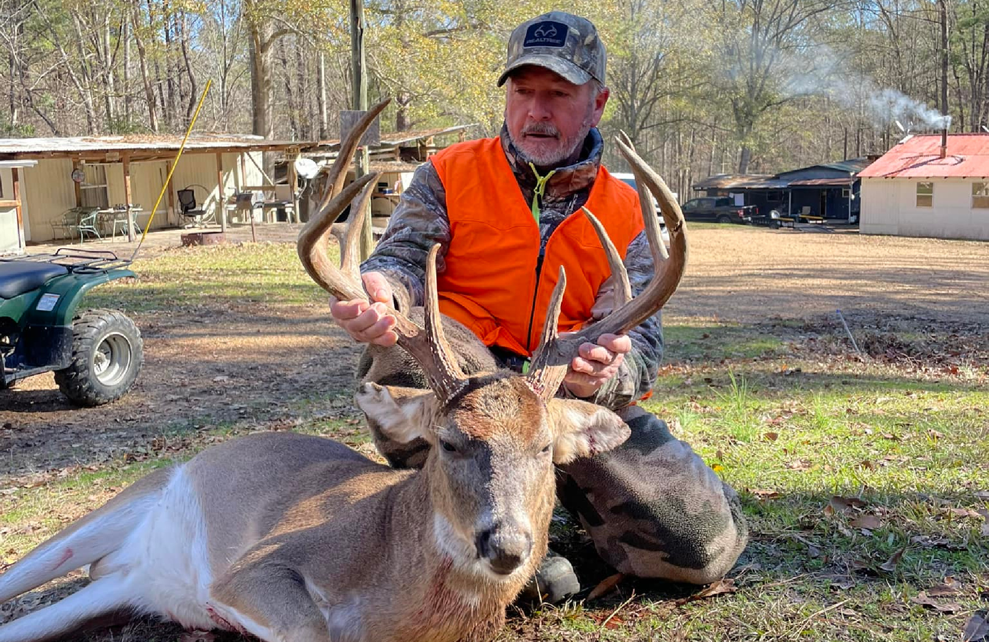 Hunter Makes Surprise Shot on Wary Mississippi Buck During the Rut ...